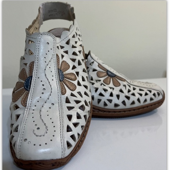REIKER | Shoes | Reiker Leather Cut Out Cream Tan Slip On Shoe Flat ...